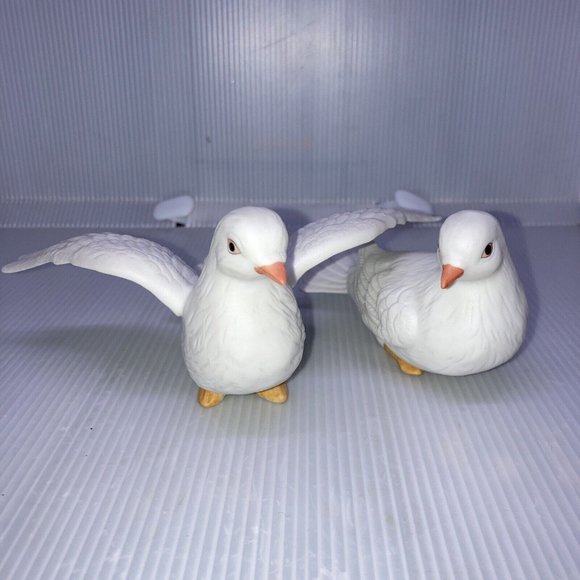 Homco | Accents | Pair Vintage Homco White Procelain Doves Birds ...